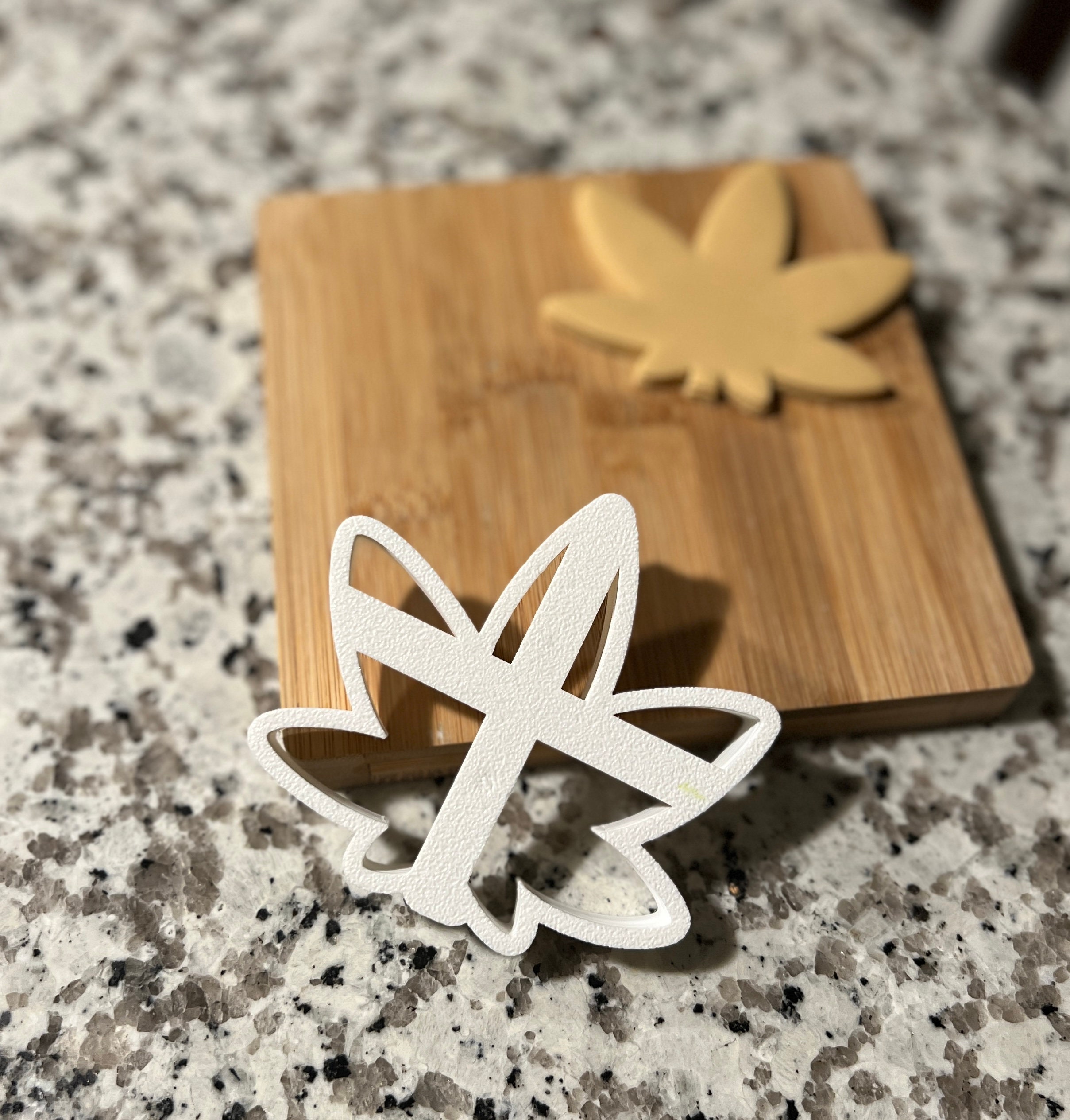 MARIJUANA LEAF Cookie Cutter / Fondant Cutter - Etsy