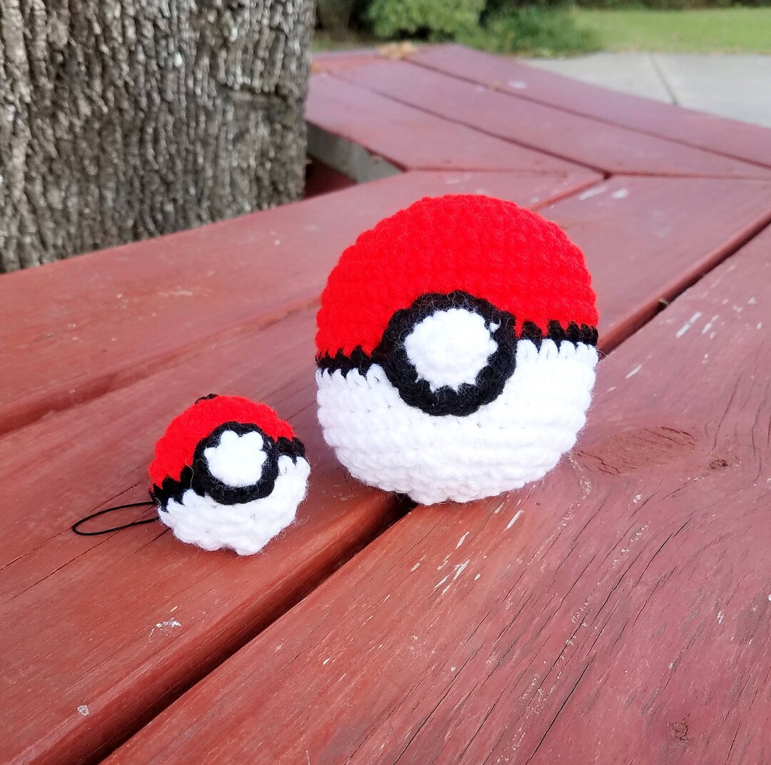 POKEBALL Amigurumi Plush / Keychain (pokemon) - Etsy