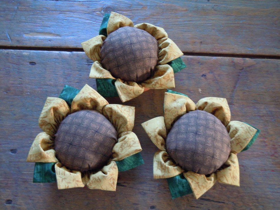 Sunflower felt pincushion pincushions felt pin cushion | Etsy