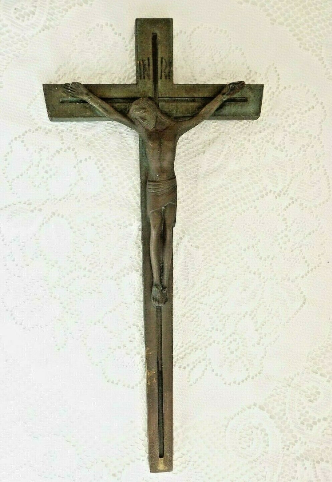 Crucifijo de bronce francés vintage con Jesús e insignia INRI grabada ...