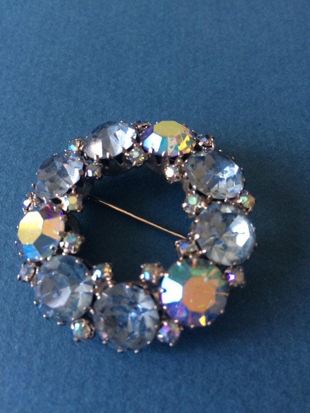 Weiss Brooch C 1960 unsigned - Etsy
