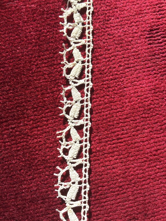 Sewing 11m lot of Calais lace in black cotton and measuring 1cm wide ...