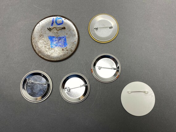 6 Miscellaneous Vintage Pin Back Buttons - Gem