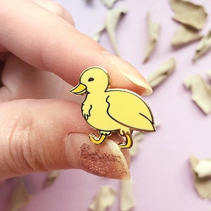 Mother Duck and Ducklings Enamel Pin Set - Etsy