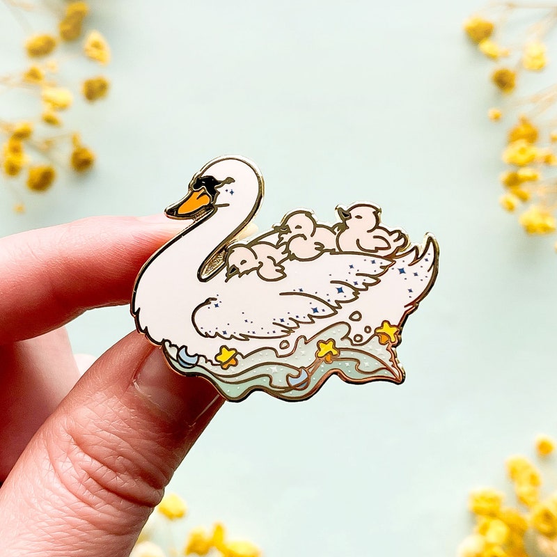 Swan Enamel Pin - Etsy