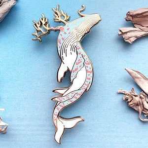 Whale King Enamel Pin north Seas - Etsy