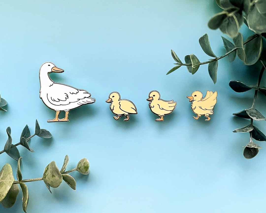 Mother Duck and Ducklings Enamel Pin Set - Etsy