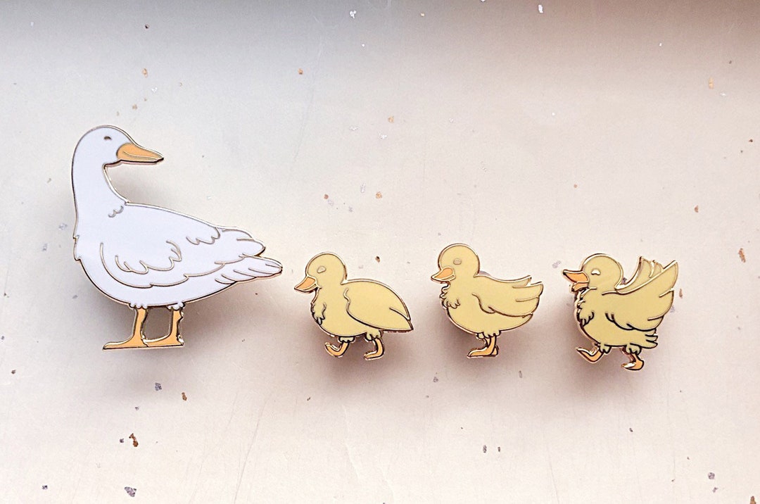 Mother Duck and Ducklings Enamel Pin Set - Etsy