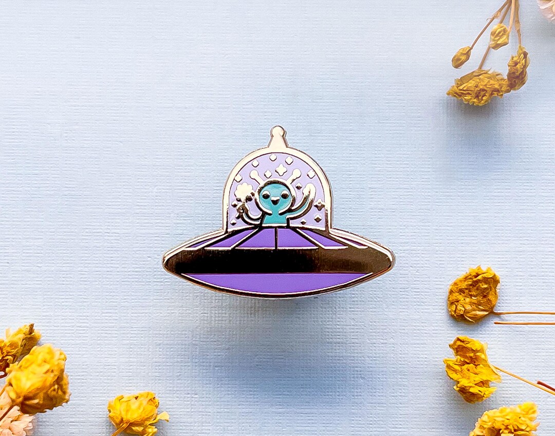 Tiny Alien Enamel Pin - Etsy