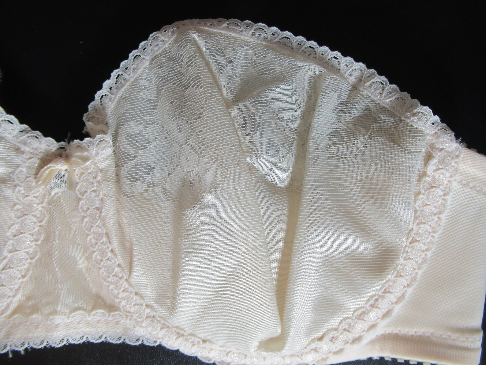 Vintage 80s Maidenform Pretty Shapley Lined Lace Strapless Bra, 34C ...
