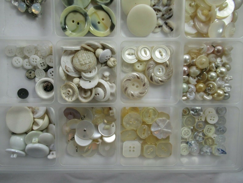 1800 Vintage Buttons, Mixed Lot, Plastic, Shell, Metal, Glass, Sewing ...
