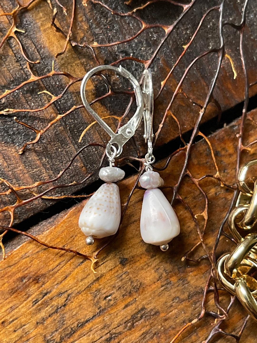 Hawaii Cone Shell Earrings Rare Hawaiian Dwarf Cone Shell Vintage Pearl ...