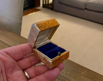Antique Ring Box - Etsy
