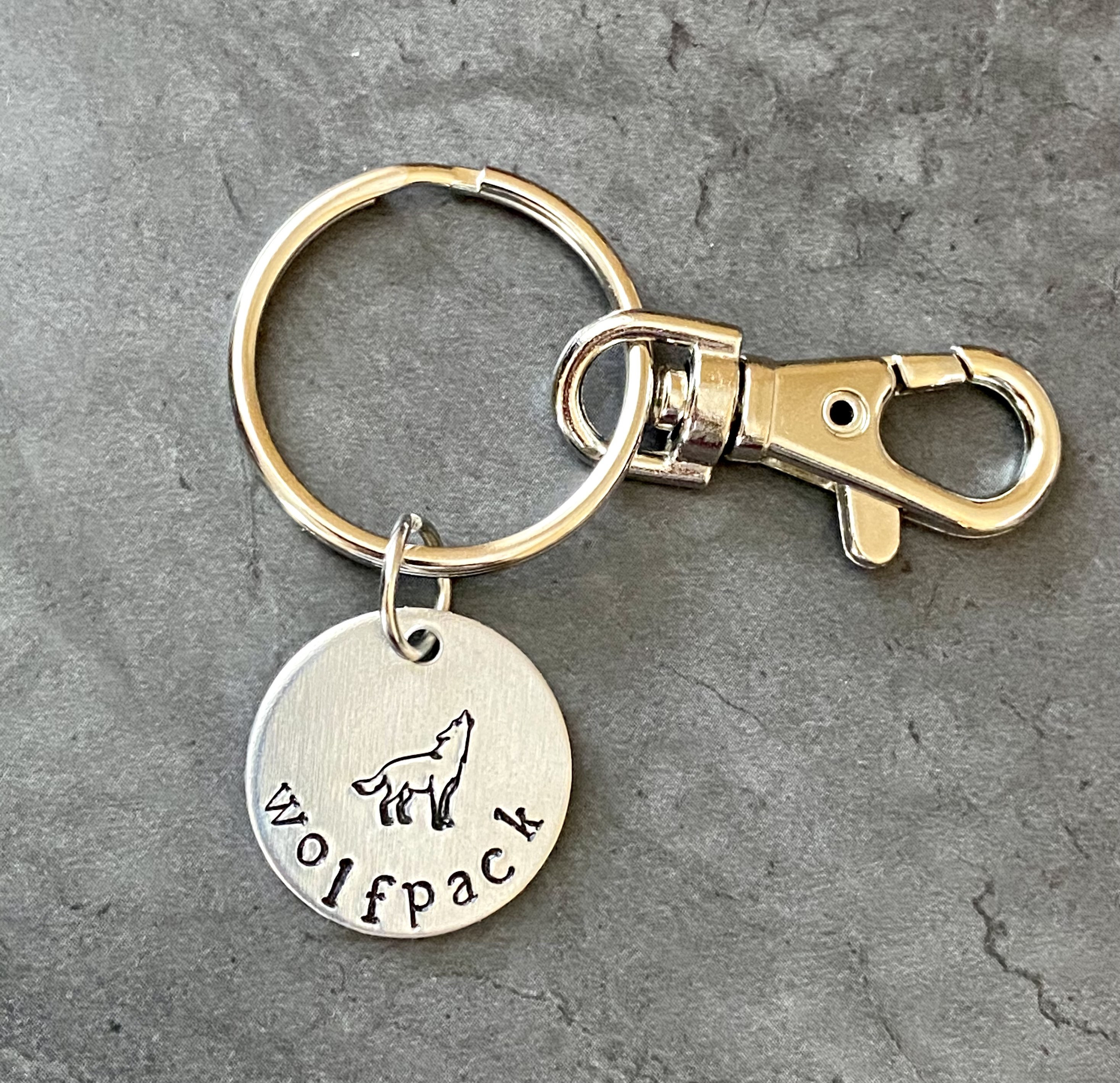 Wolfpack Howling Wolf Keychain - Etsy