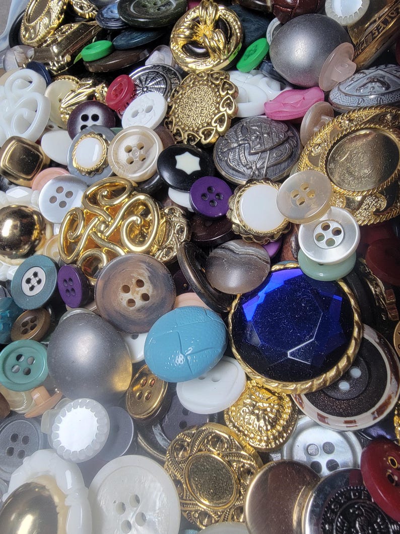 Random Button Mix by the Pound - Etsy