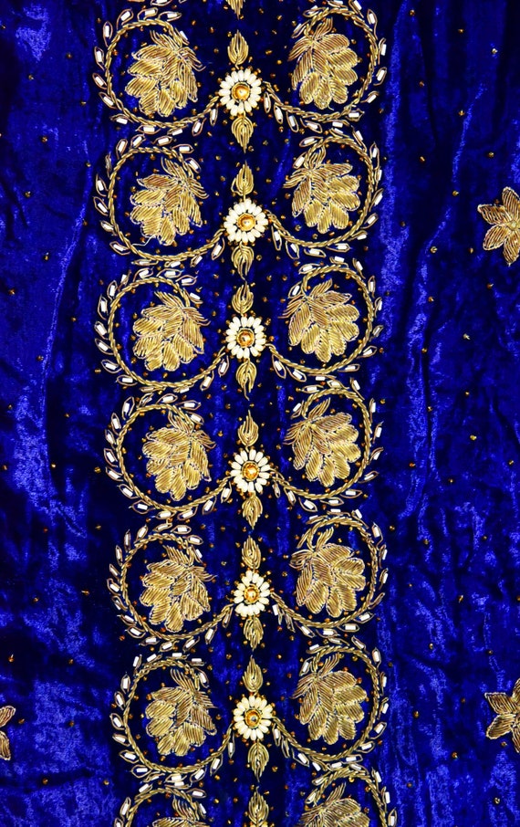 Antique Velvet kaftan - Indian Robe - Embroidered Gow… - Gem