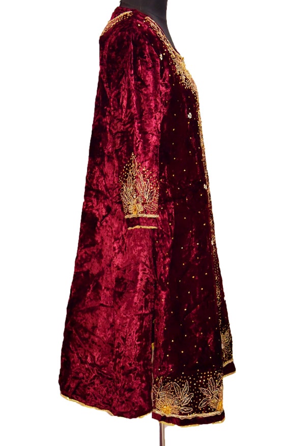 Vintage Velvet kaftan - Indian Robe - Gold Embroidere… - Gem