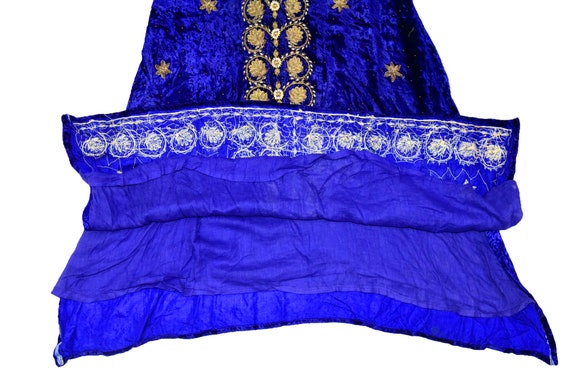 Antique Velvet kaftan - Indian Robe - Embroidered Gow… - Gem
