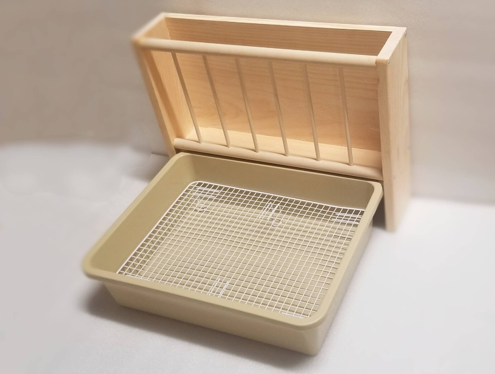 Scatterless Litter Box With Grids Wood Hay Feeder Food Stand 3 - Etsy