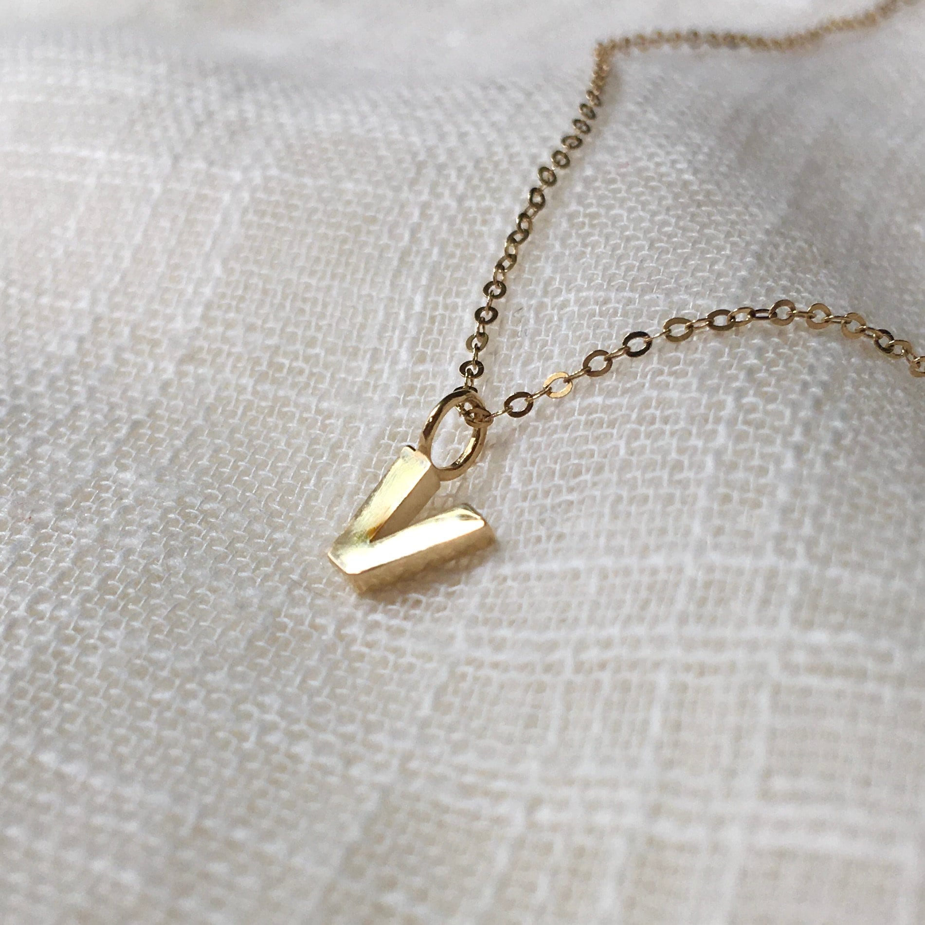 14k Gold Initial V Necklace Gold Block Letter V Charm - Etsy
