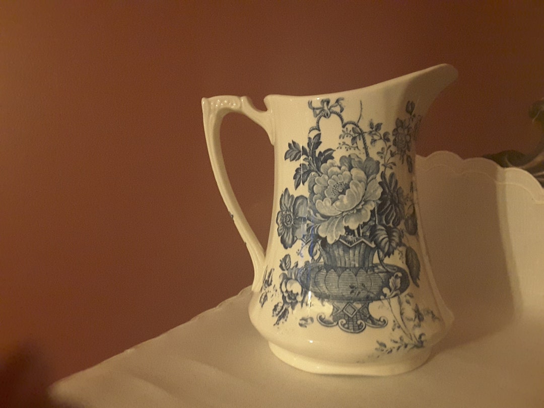 Vintage Pitcher by Alfred Meakin; Blue and White Wash Pitcher - Etsy