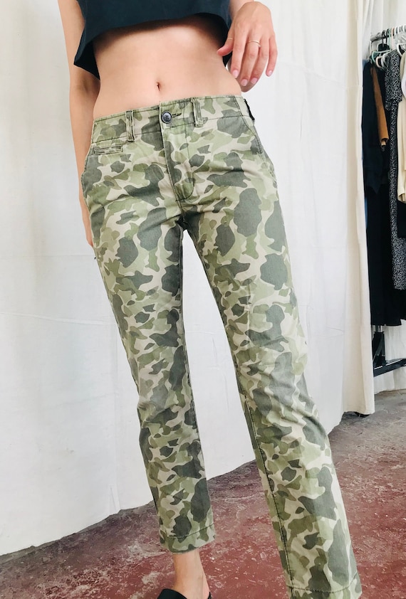 2000s Vintage Low Rise Camo Pants - Gem