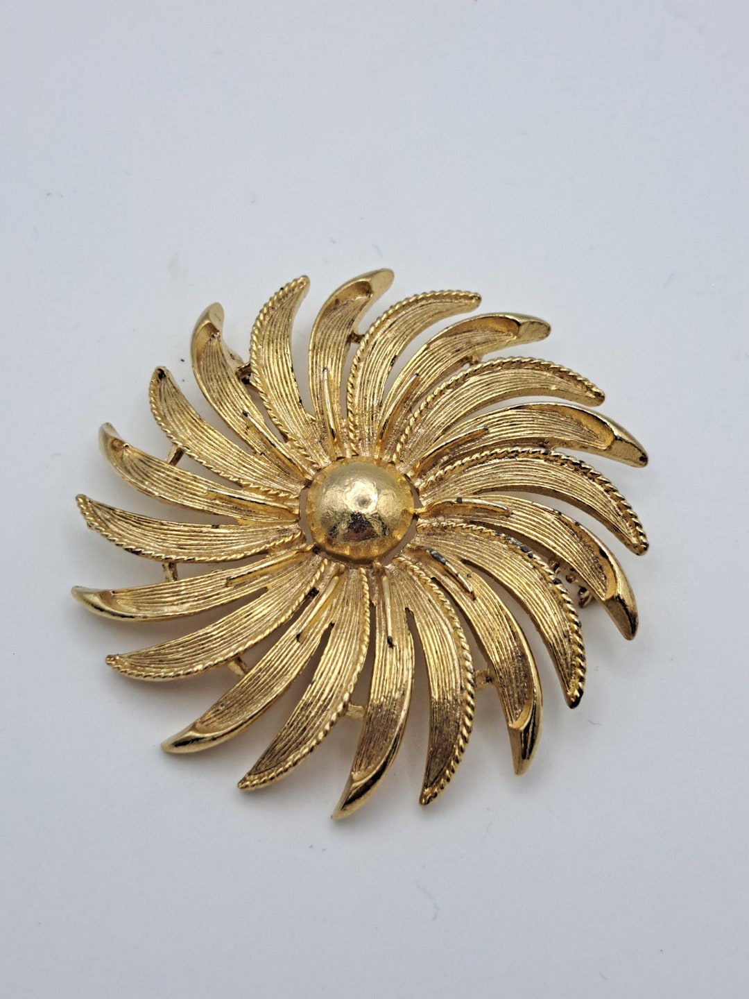 Gold Tone Lisner Round Spiral Burst Brooch - Etsy
