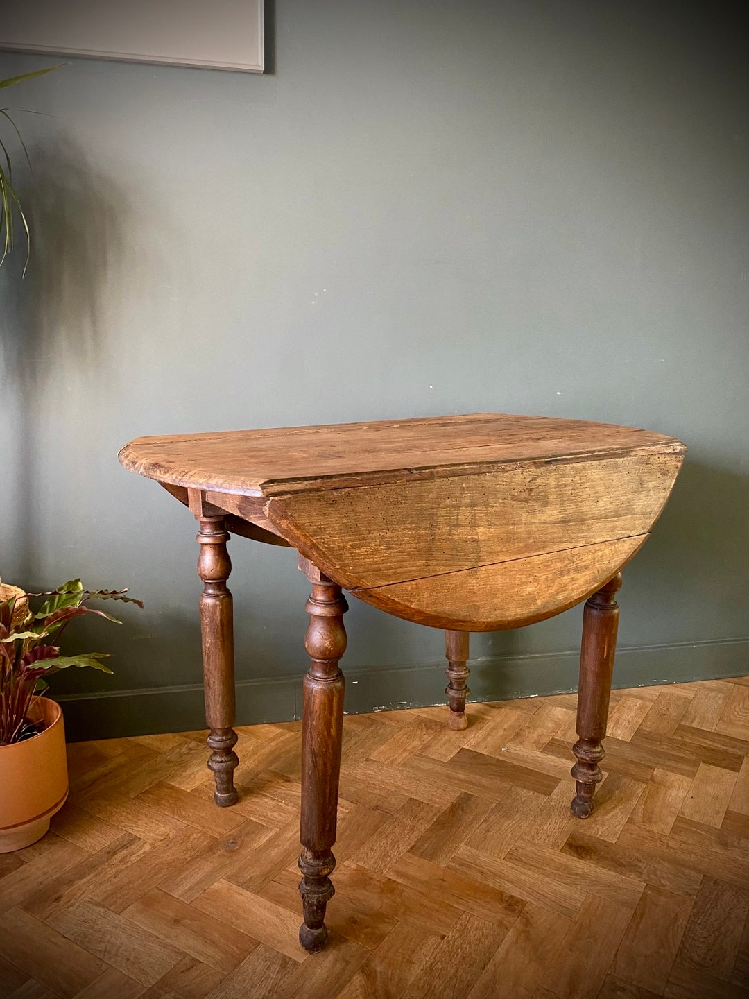 Vintage Rustic Country Farmhouse Round Drop Leaf Victorian Shabby Chic Drop Leaf Oak Accent ...