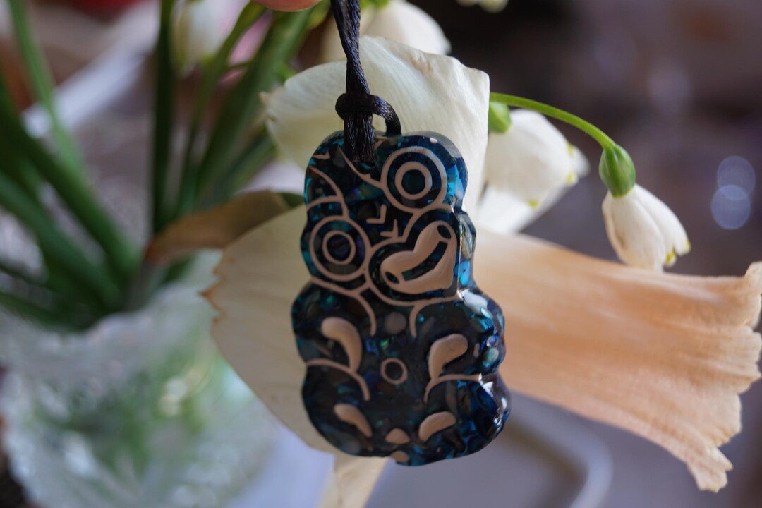 New Zealand Paua Tiki Pendant - Etsy
