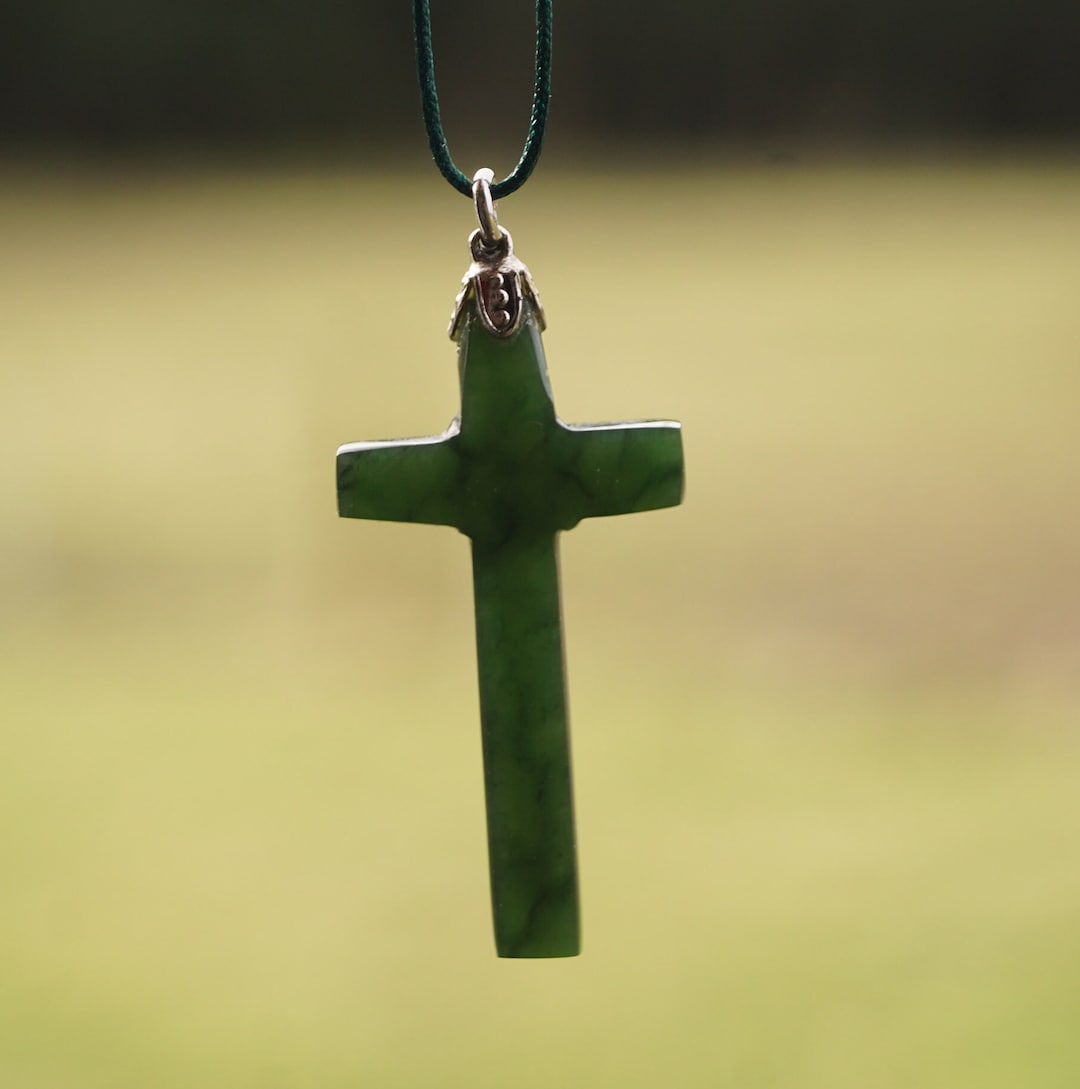 New Zealand Greenstone / Pounamu Small Cross Pendant - Etsy