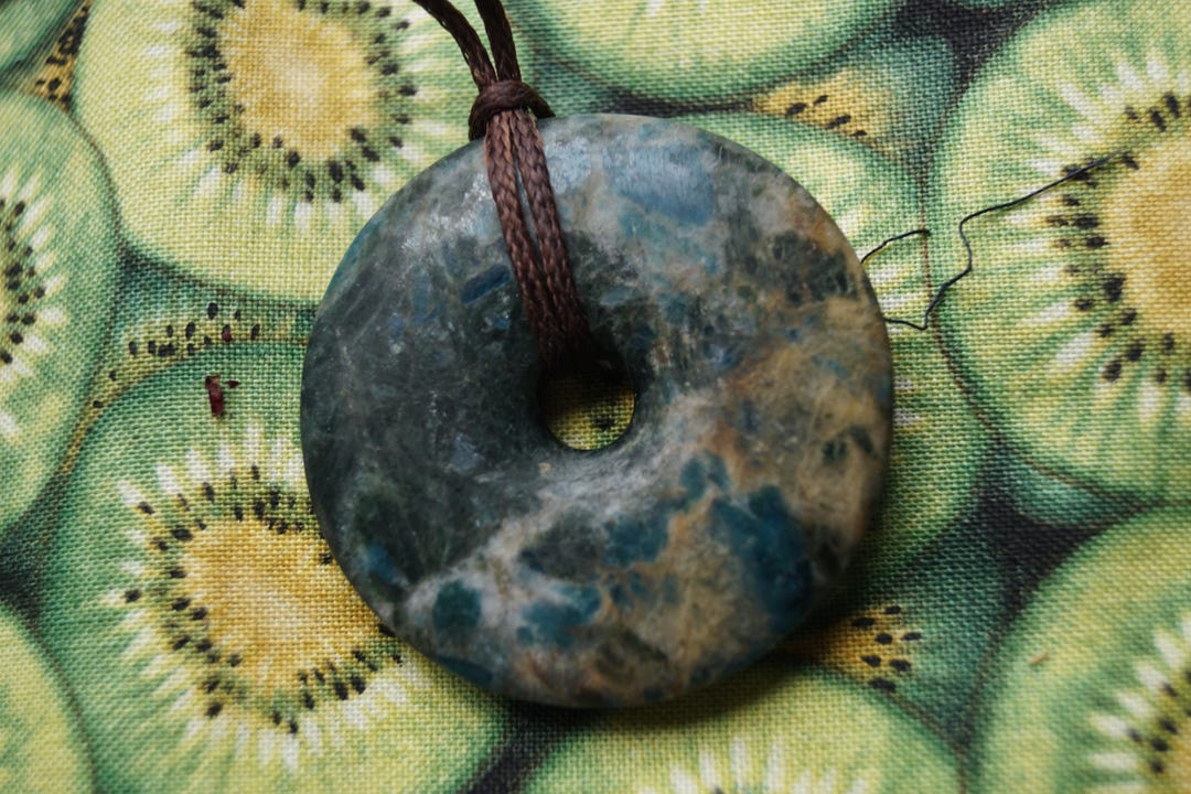 New Zealand Aotea Disc Pendant - Etsy