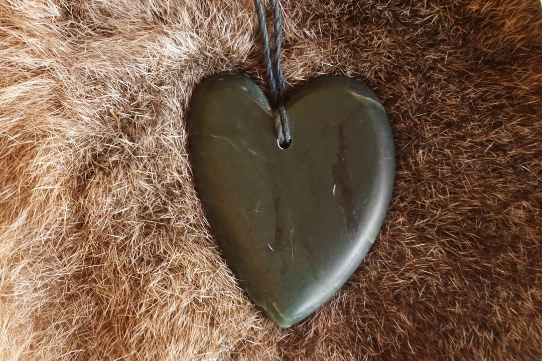 New Zealand Greenstone / Pounamu Heart Pendant - Etsy