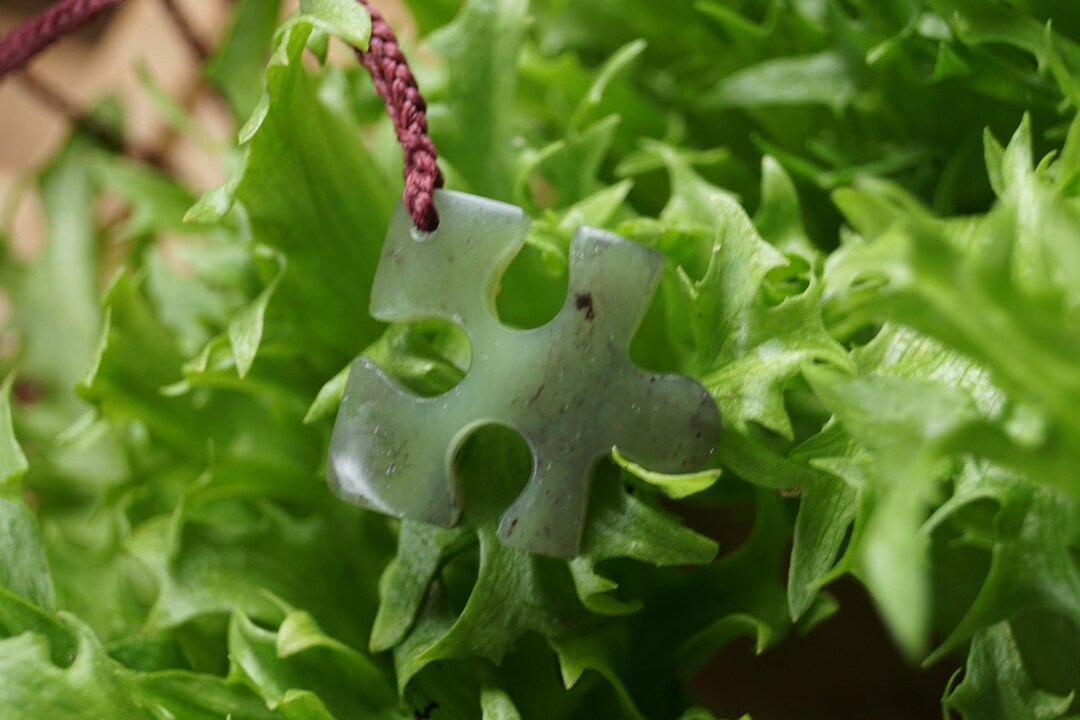 New Zealand Greenstone / POUNAMU Puzzle Piece Pendant - Etsy