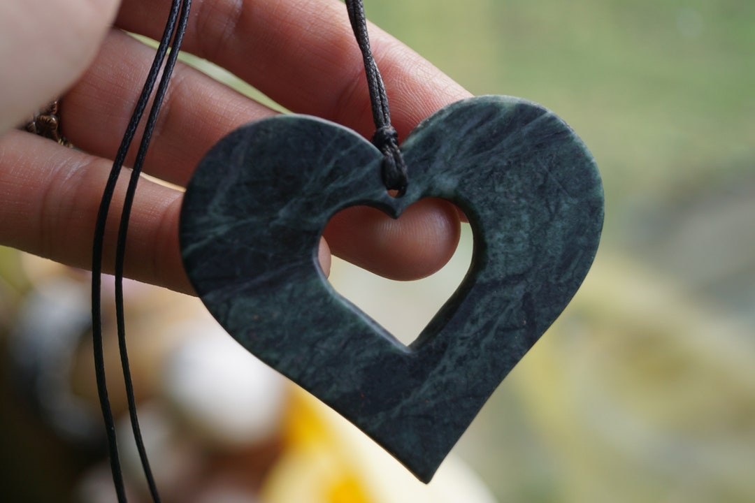 New Zealand Greenstone / Pounamu Heart Pendant - Etsy