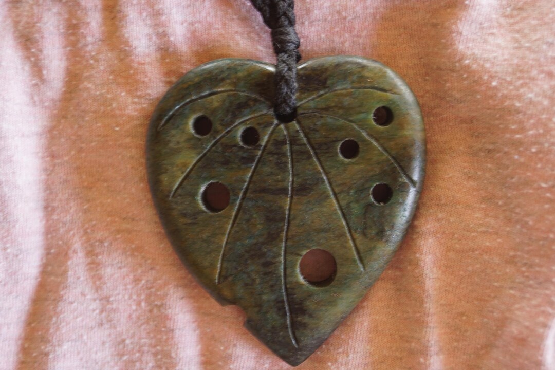 New Zealand Aotea obay Stone Kawakawa Leaf Carving - Etsy