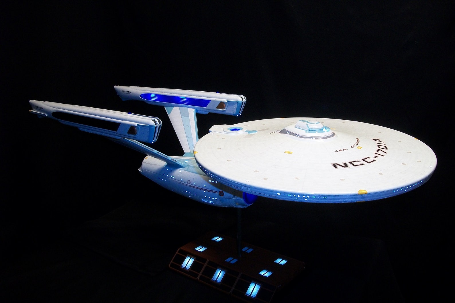 1:350 USS Enterprise Refit Model Kit LED Lighting and Sound Effects Kit ...