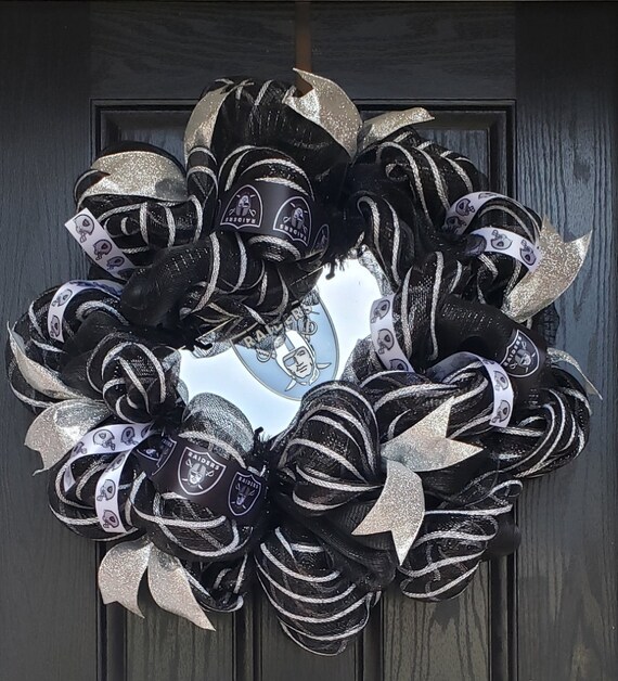 Raiders Wreath - EMSEKFLOL.COM