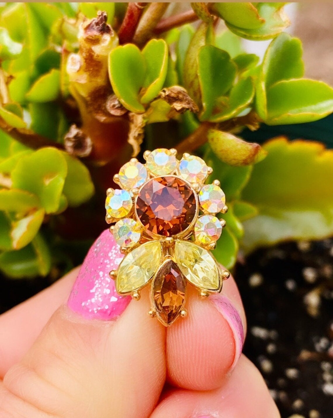 Vintage Crown Trifari Gold Tone Gorgeous Canari Yellow Bronze and ...