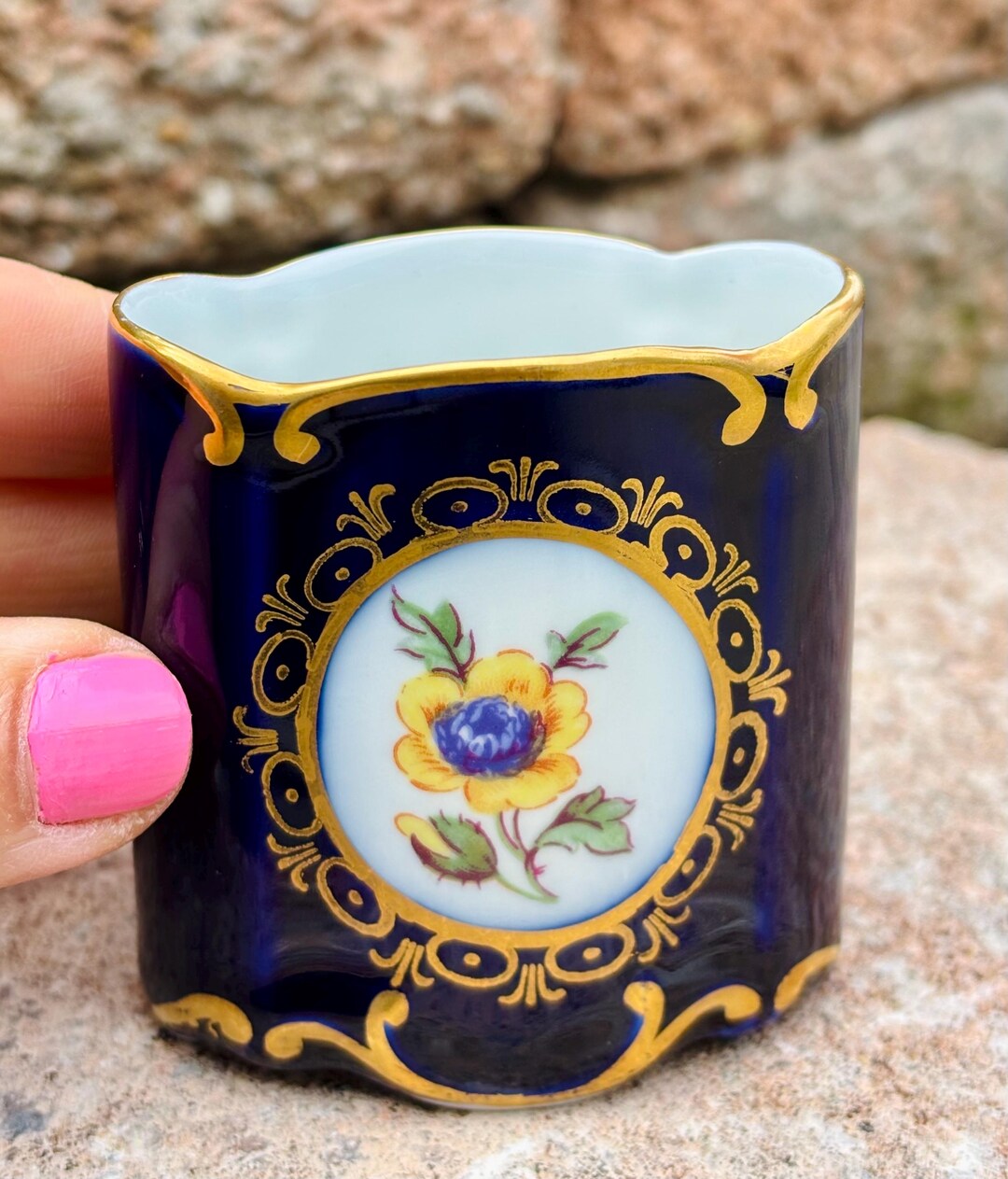 Vintage JL MENAU Echt Kobalt Blue and Gold Yellow Flower Cigarette ...