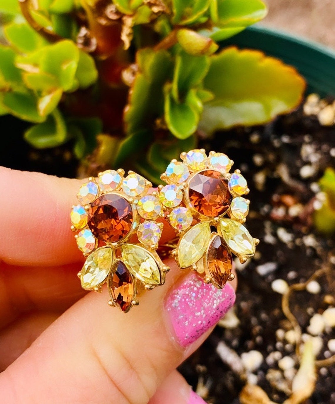 Vintage Crown Trifari Gold Tone Gorgeous Canari Yellow Bronze and ...