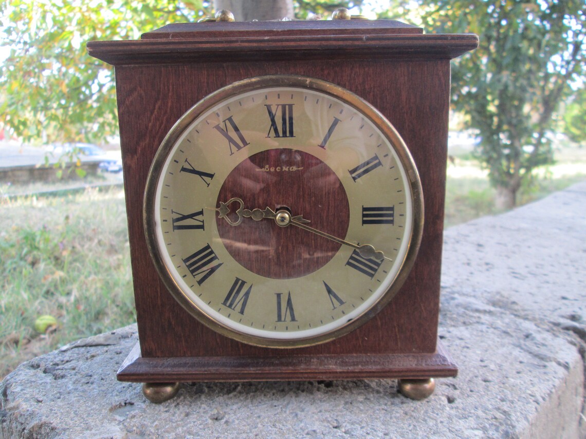 Vintage Mechanical Clock Soviet Clock Desk Clock VESNA USSR | Etsy