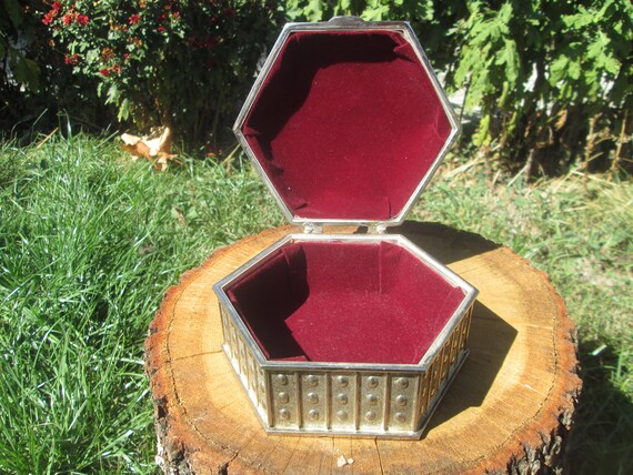 Metal jewellery box, Small jewelry box, Embossed Meta… - Gem