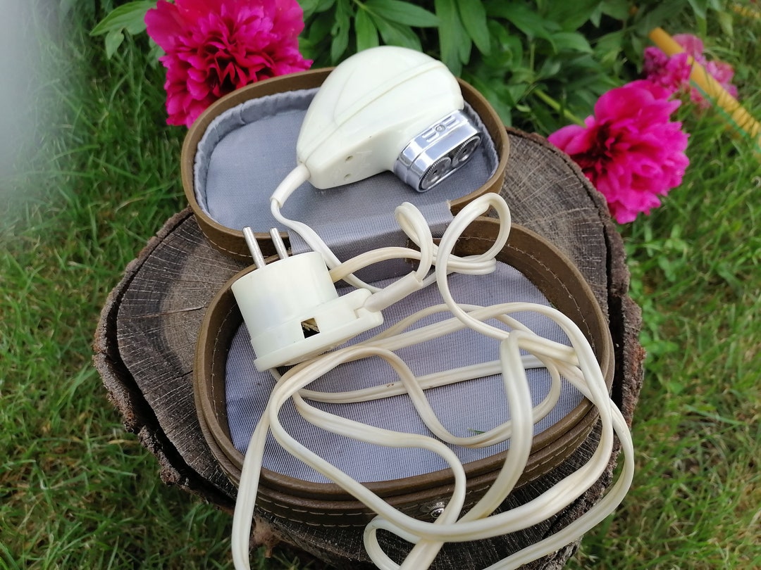 Soviet Еlectric Shaver, 1970s USSR Shaver Moscow, Travel Mechanical ...