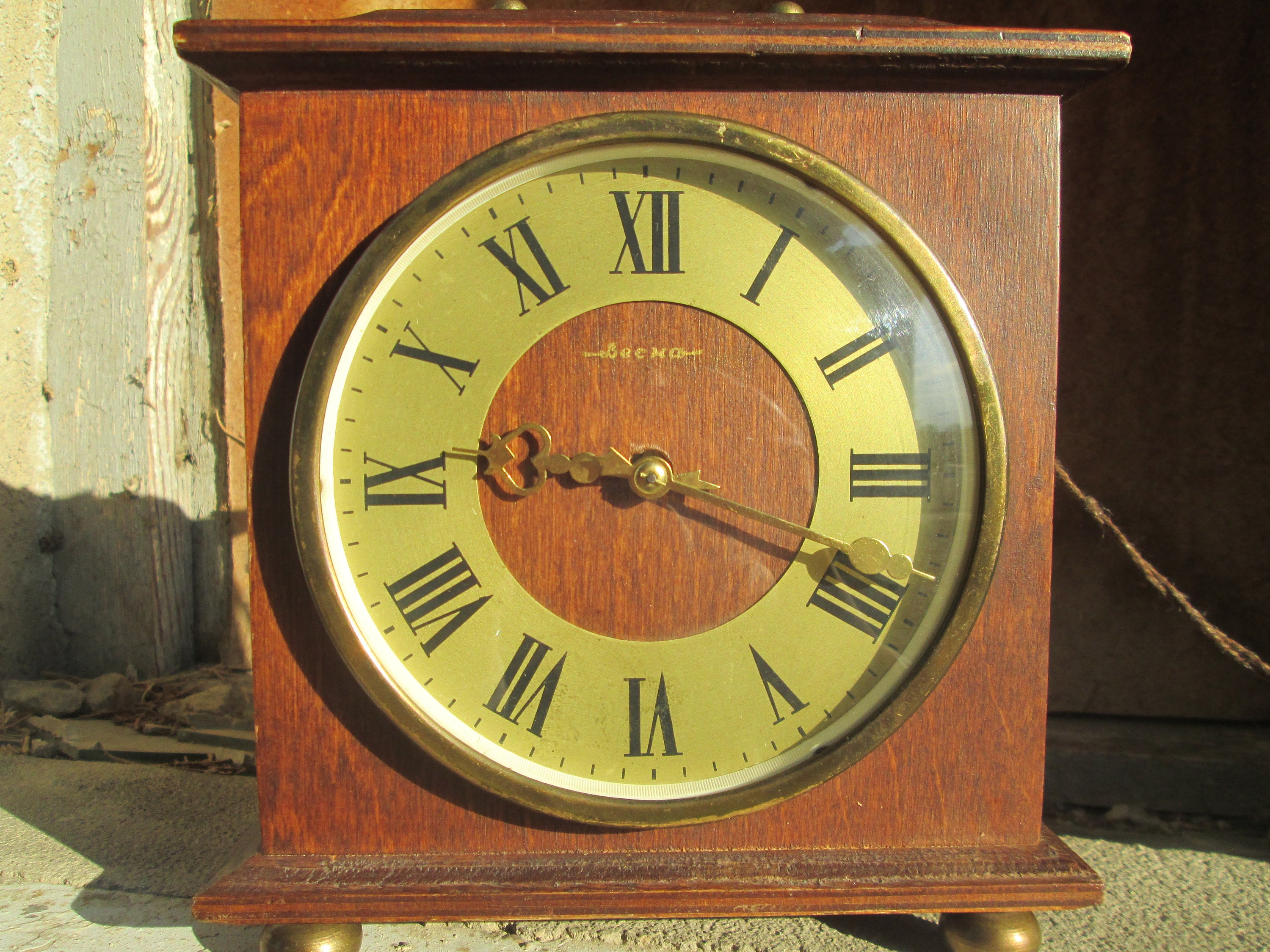 Vintage mechanical clock Soviet clock Desk clock VESNA USSR | Etsy