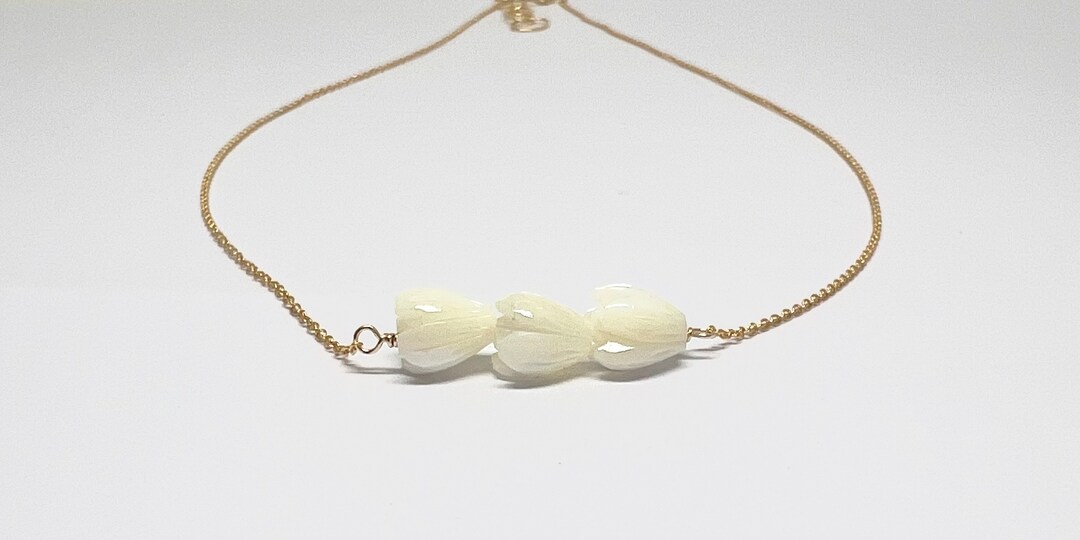 Pikake Flower Necklace: Mother of Pearl, 14k Gold Filled Chain - Etsy