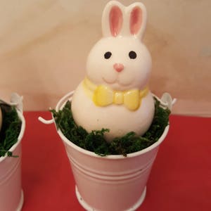 Bunny Salt and Pepper Shakers Farmhouse Decor Tabletop Tins Salt Cellar ...