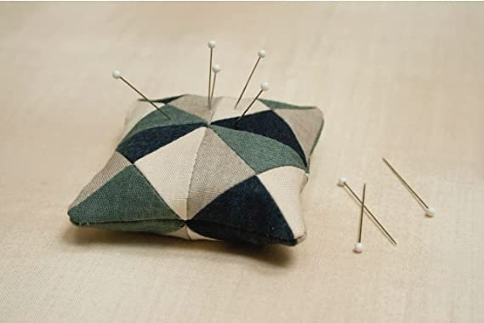 Janet Clare Sewing Kit Pattern to Make 4 Projects Pincushion Needlecase ...