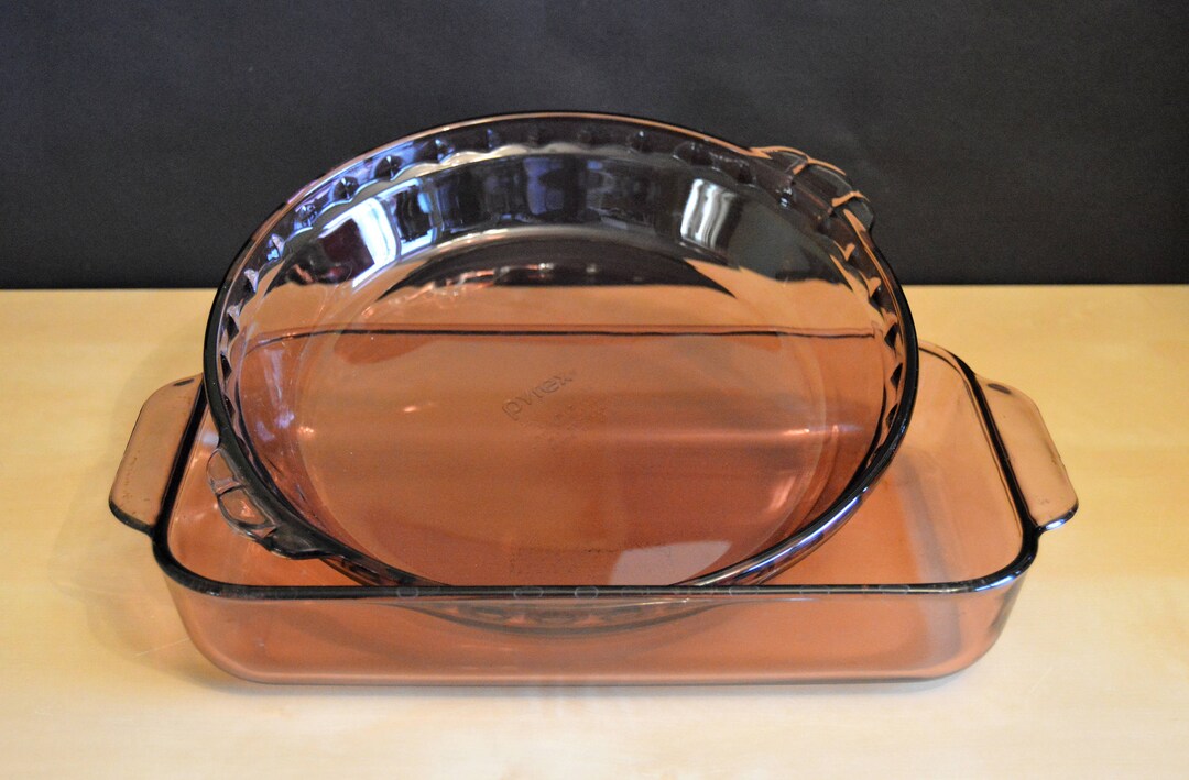 Set of 2 Pyrex Cranberry Glass Baking Dishes, 1) 229 9.5" Fluted Pie ...