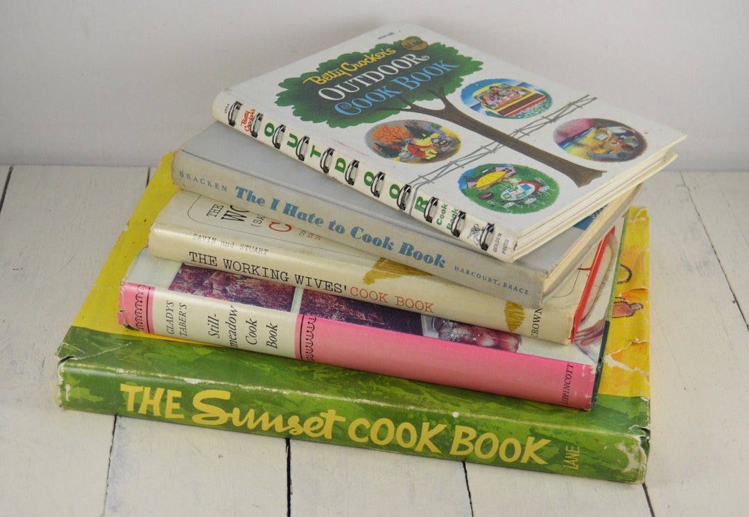 Lot of 5 1960s Era Cookbooks, 3 With Dust Jackets, Used Condition ...