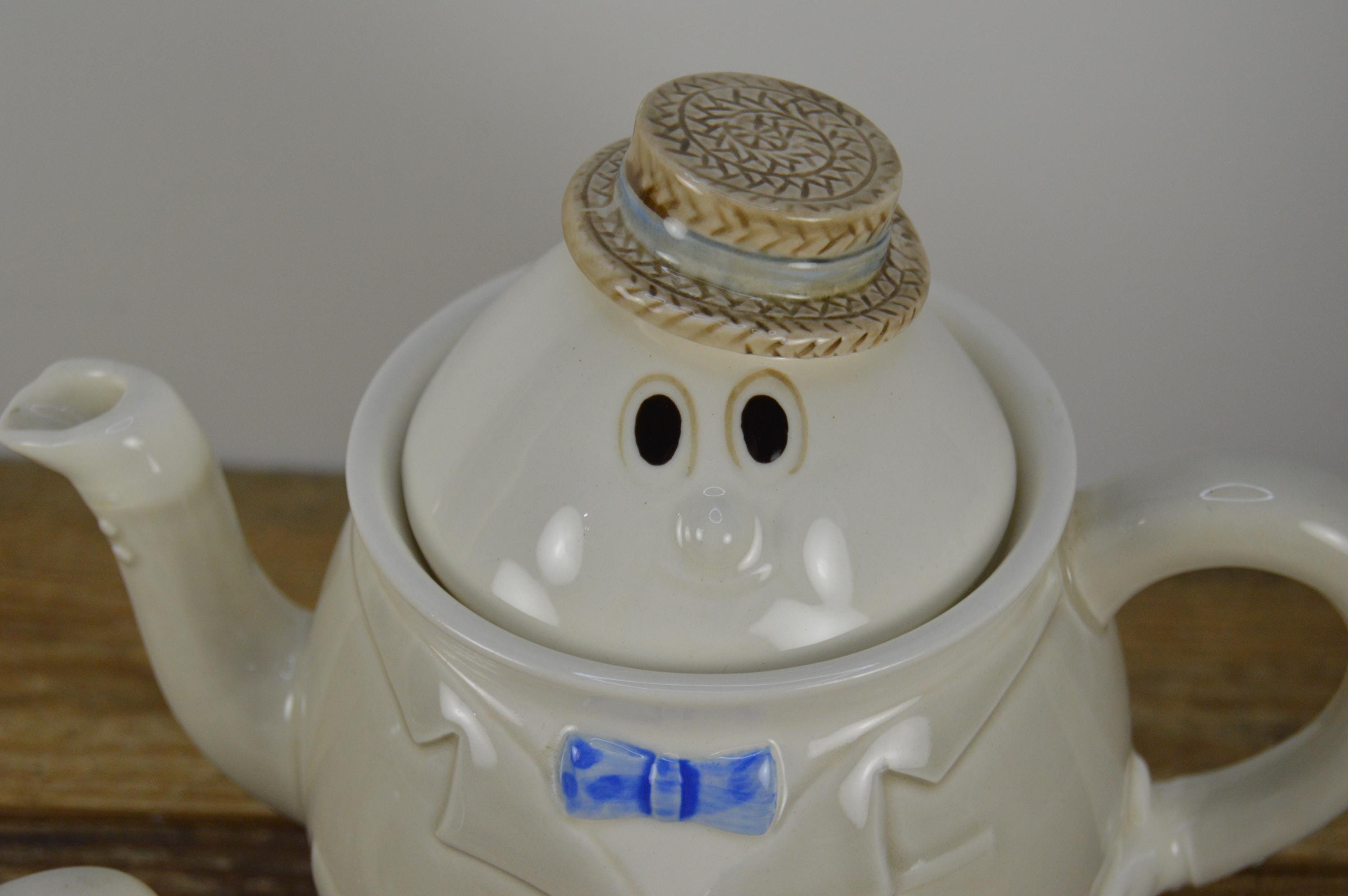 Fitz & Floyd Hump-tea-dump-tea Teapot and Cup Set, FF Japan, Fun ...